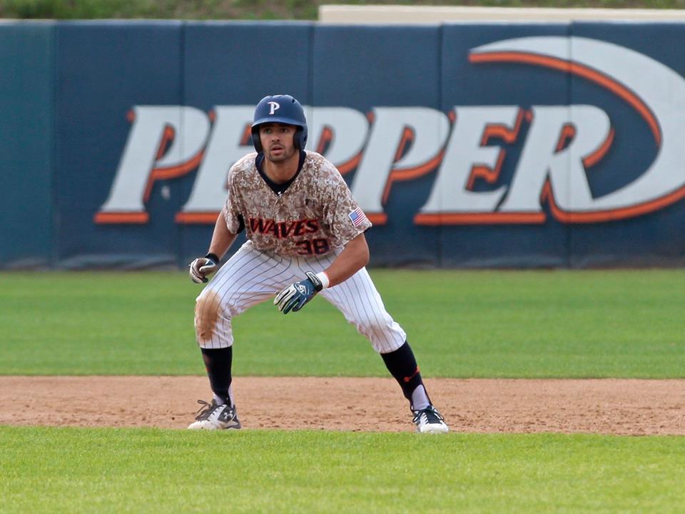 Matthew Kanfer Swings into his Third Year as a Wave - Pepperdine Graphic