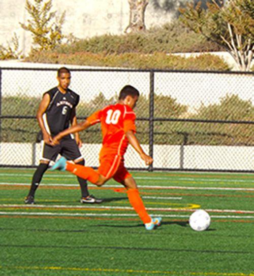Club soccer packs a kick this season with new coach - Pepperdine Graphic